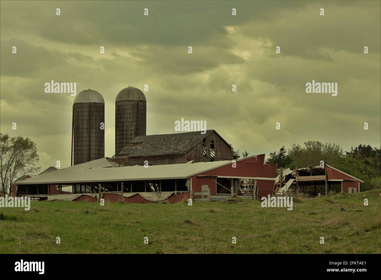 A collapsed barn Stock Photo - Alamy