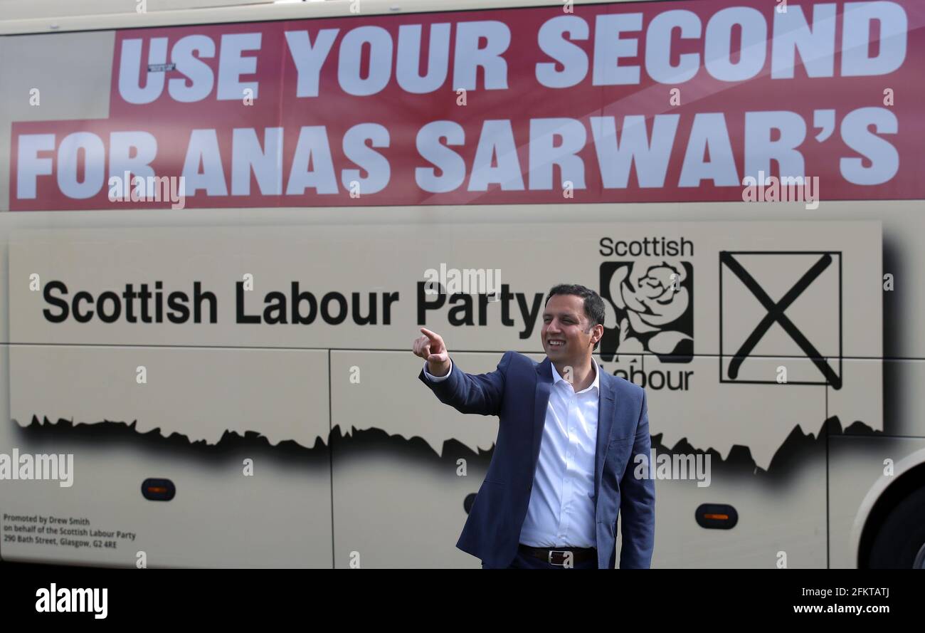 Labours scottish election bus hi-res stock photography and images - Alamy