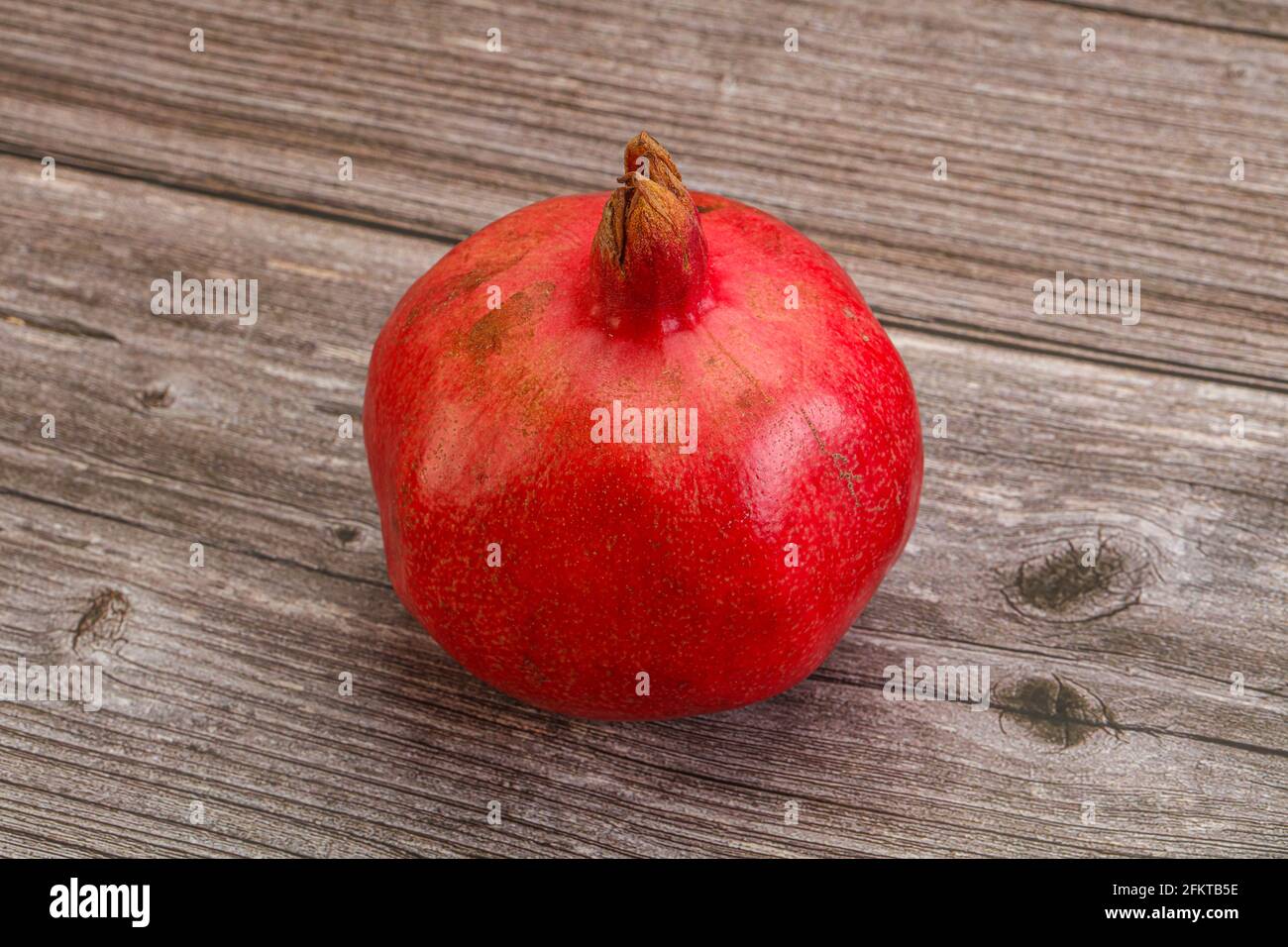 Fresh ripe juicy and sweet pomegranet fruit Stock Photo - Alamy