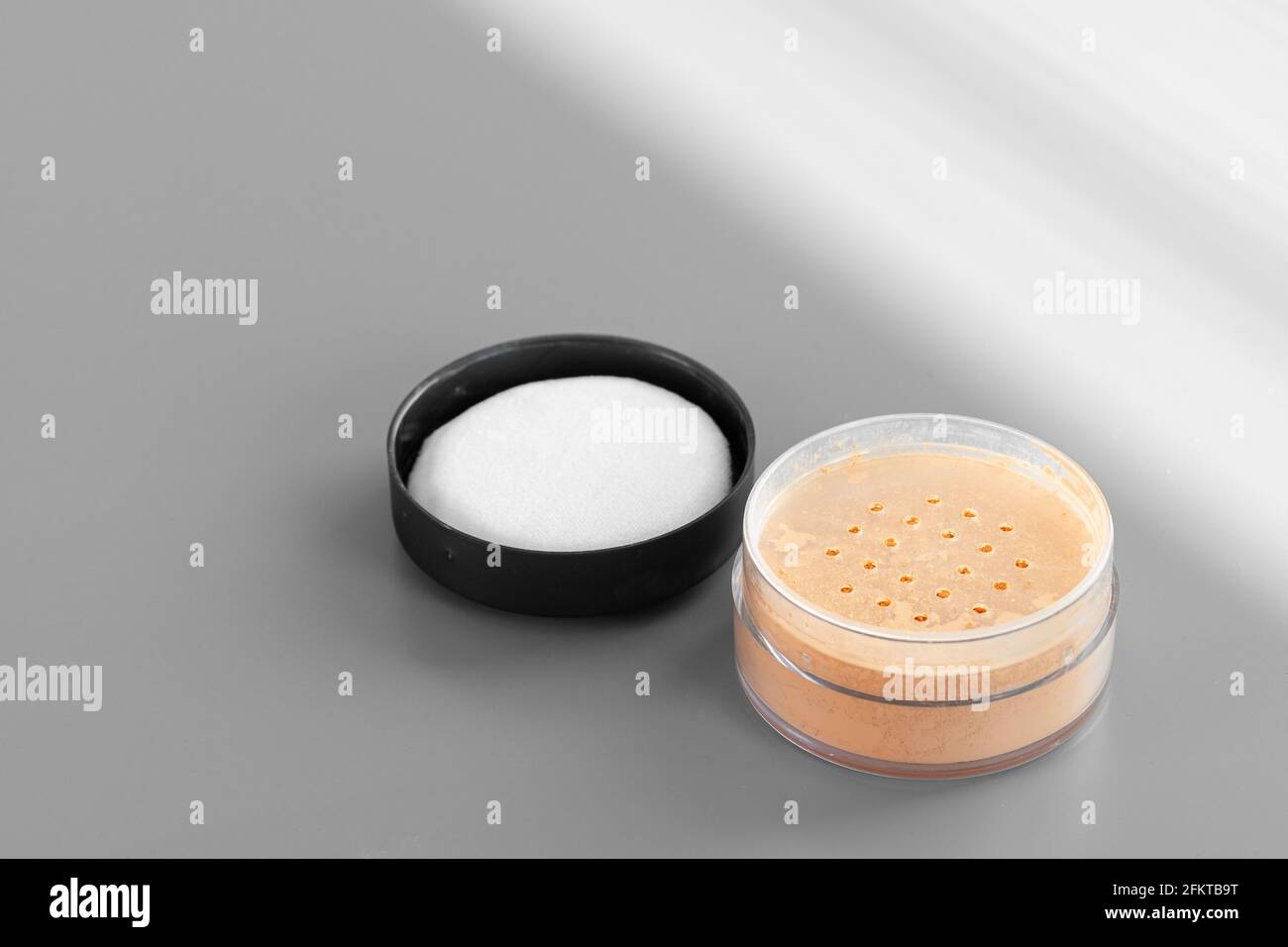 Powder makeup container hi-res stock photography and images - Alamy