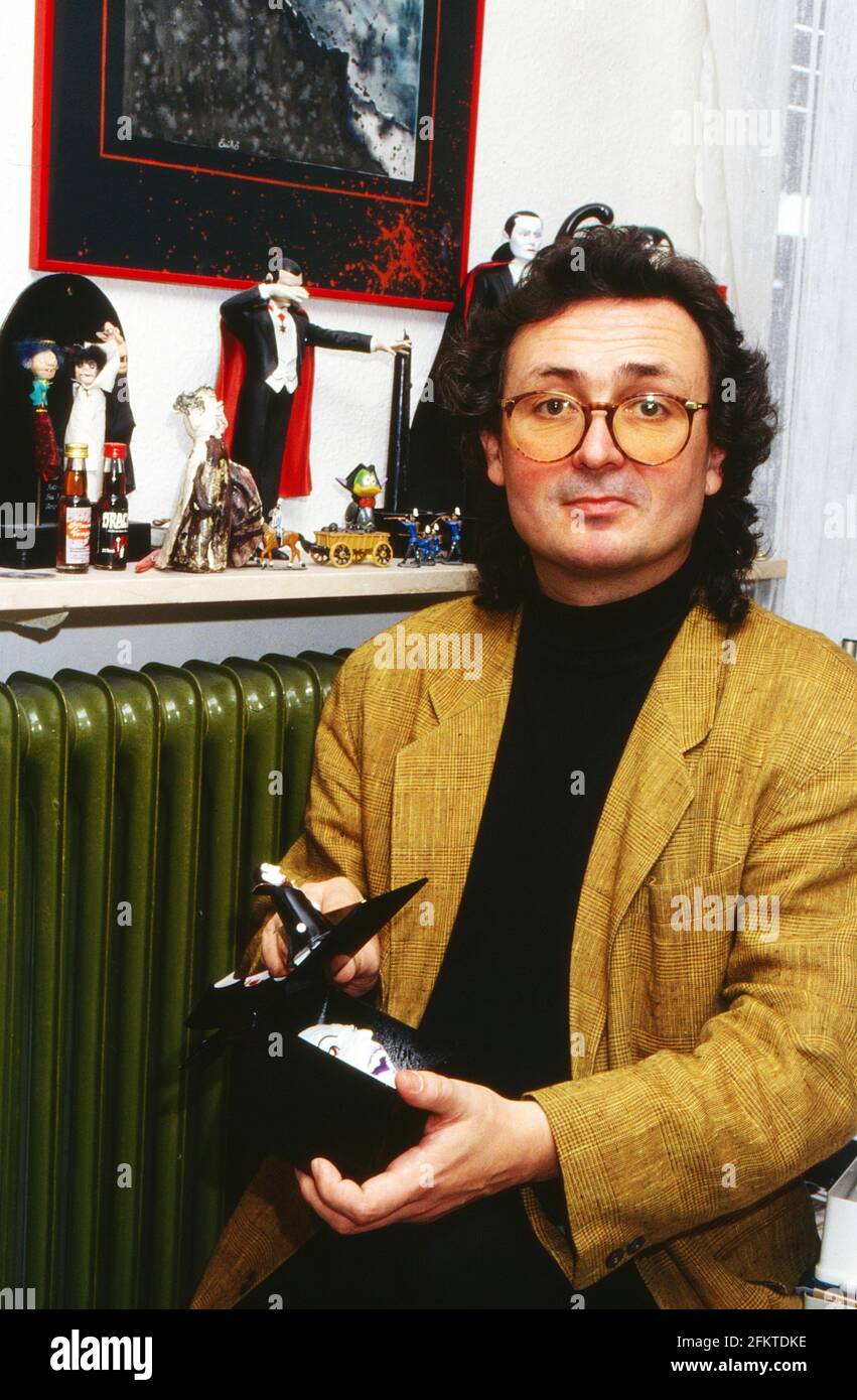 Untoter hi-res stock photography and images - Alamy