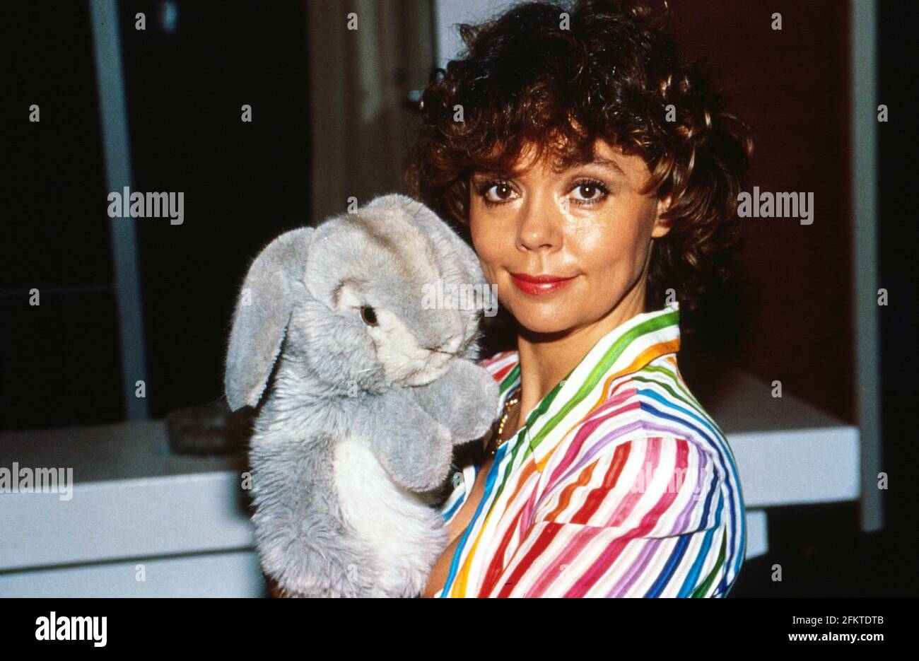 Simone Rethel spielt im Theaterstück "Aller guten Dinge sind vier ...