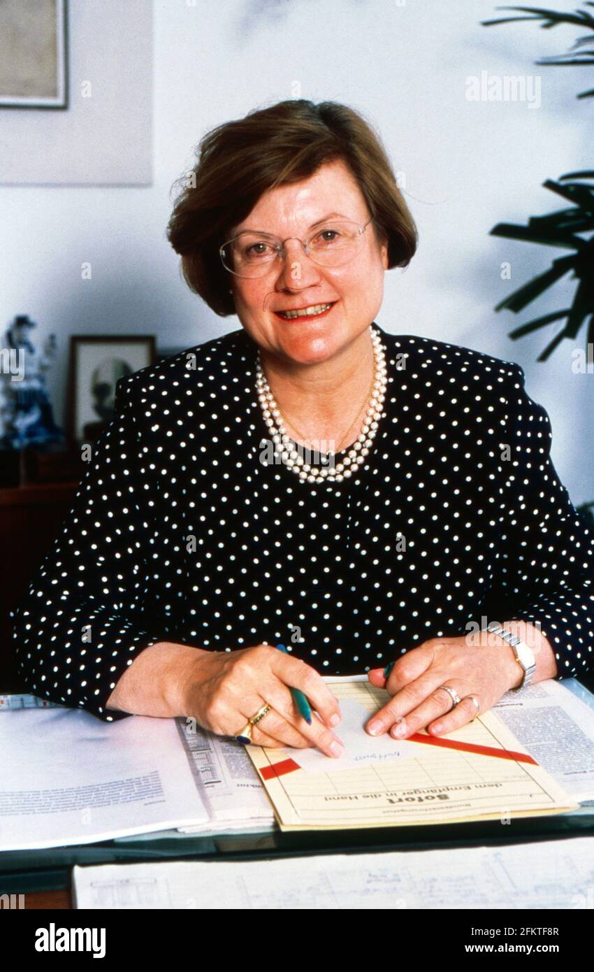 Hedda von Wedel, Präsidentin am Bundesrechnungshof in ihrem Büro in ...