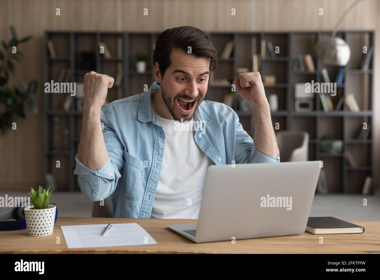 Pc surprise hi-res stock photography and images - Alamy