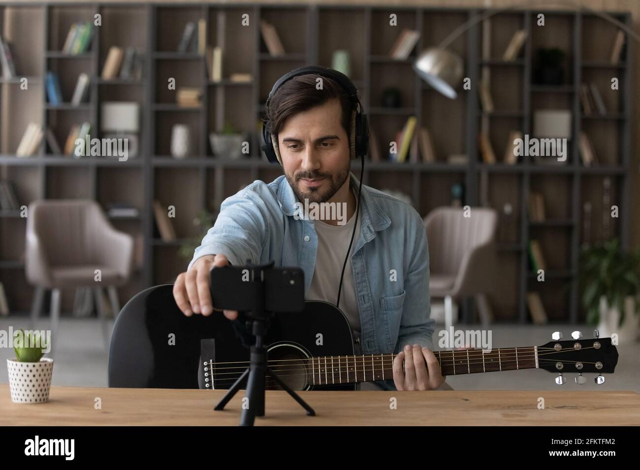 Man with recording device hi-res stock photography and images - Alamy