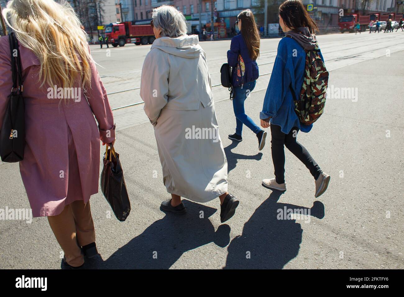 CHELYABINSK, RUSSIA, MAY 09, 2017: the busy city crowd move to ...