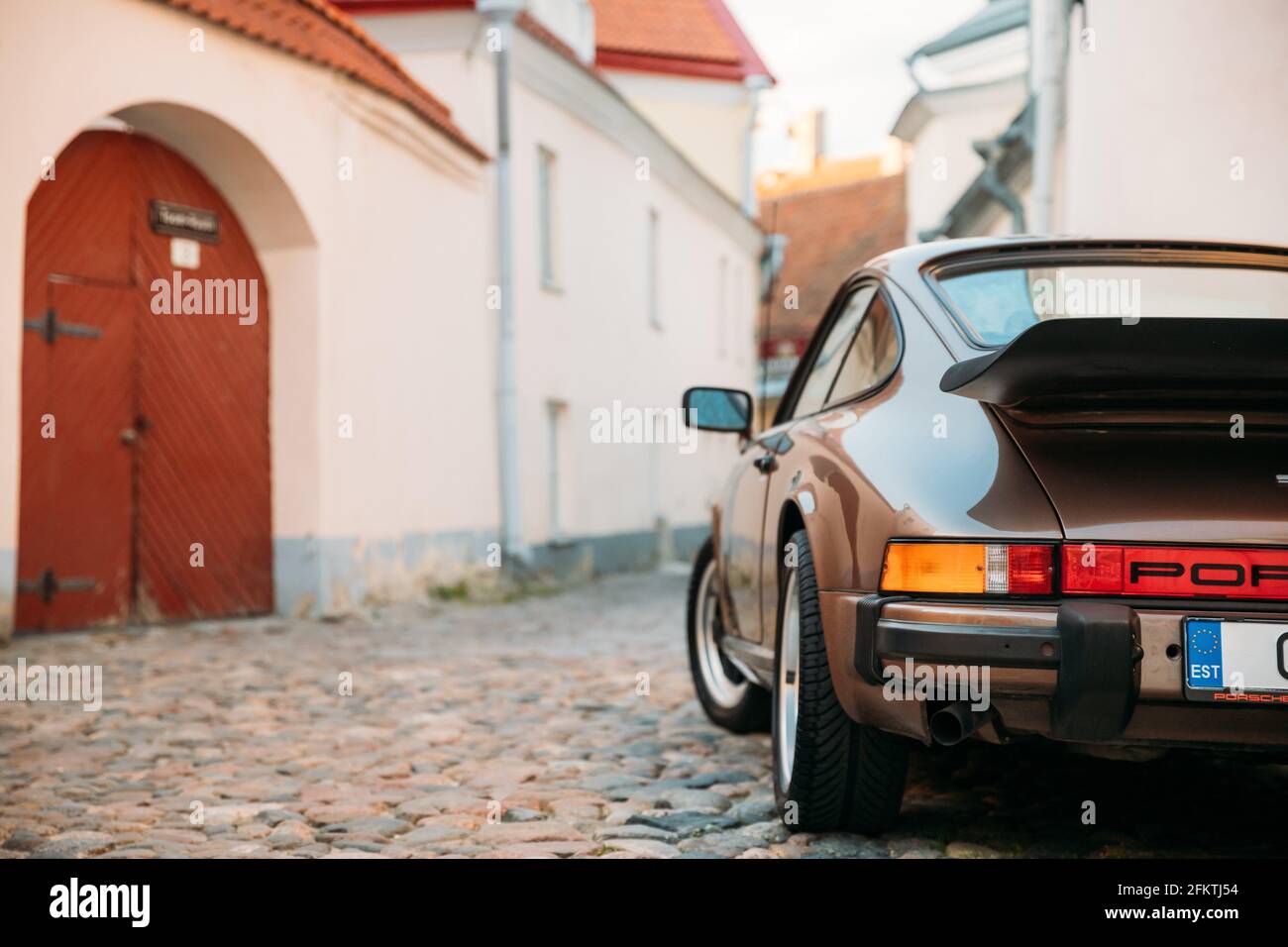 Porsche 911 rear view in hi-res stock photography and images - Alamy
