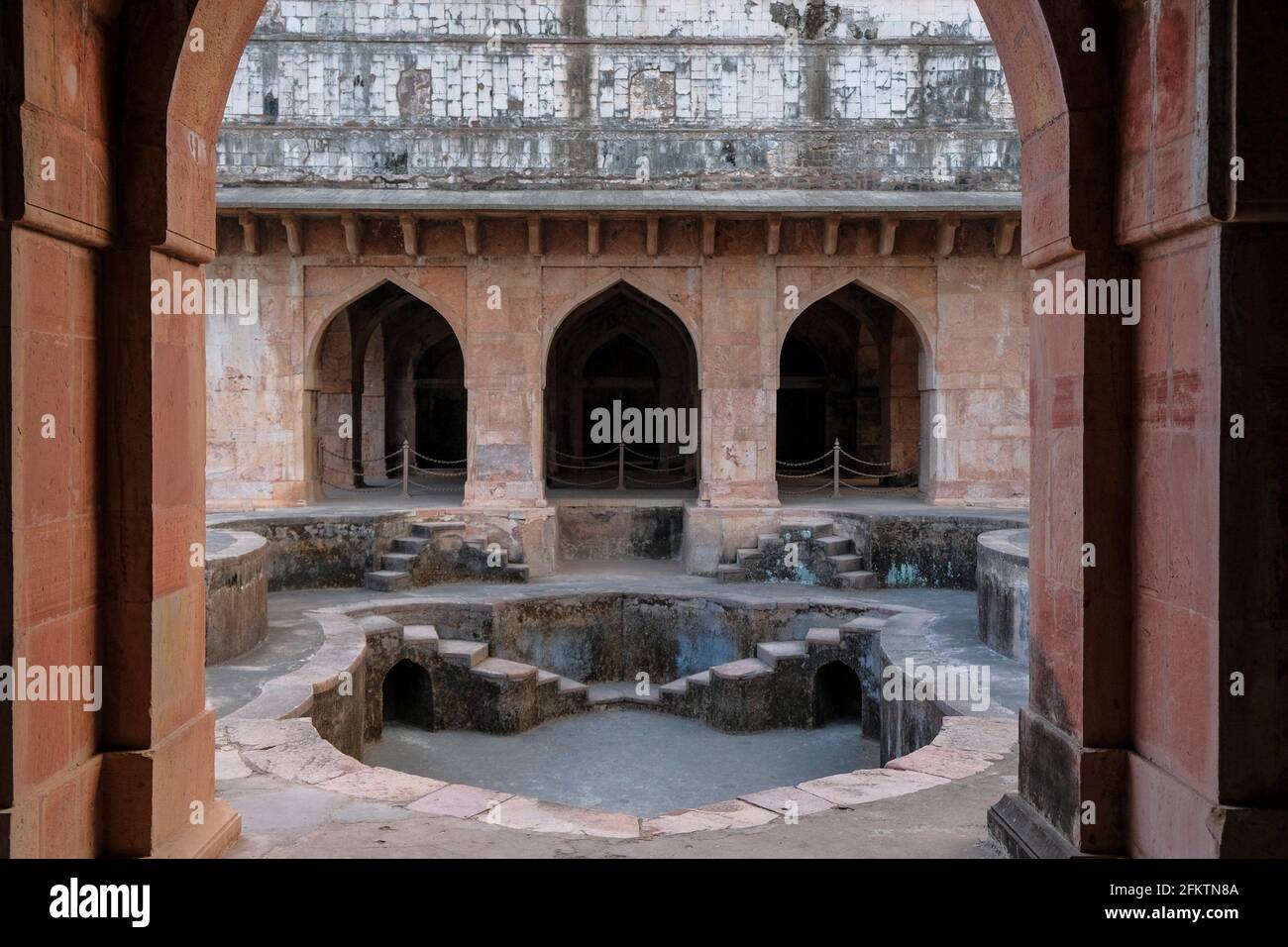 Mandu india palace hi-res stock photography and images - Alamy