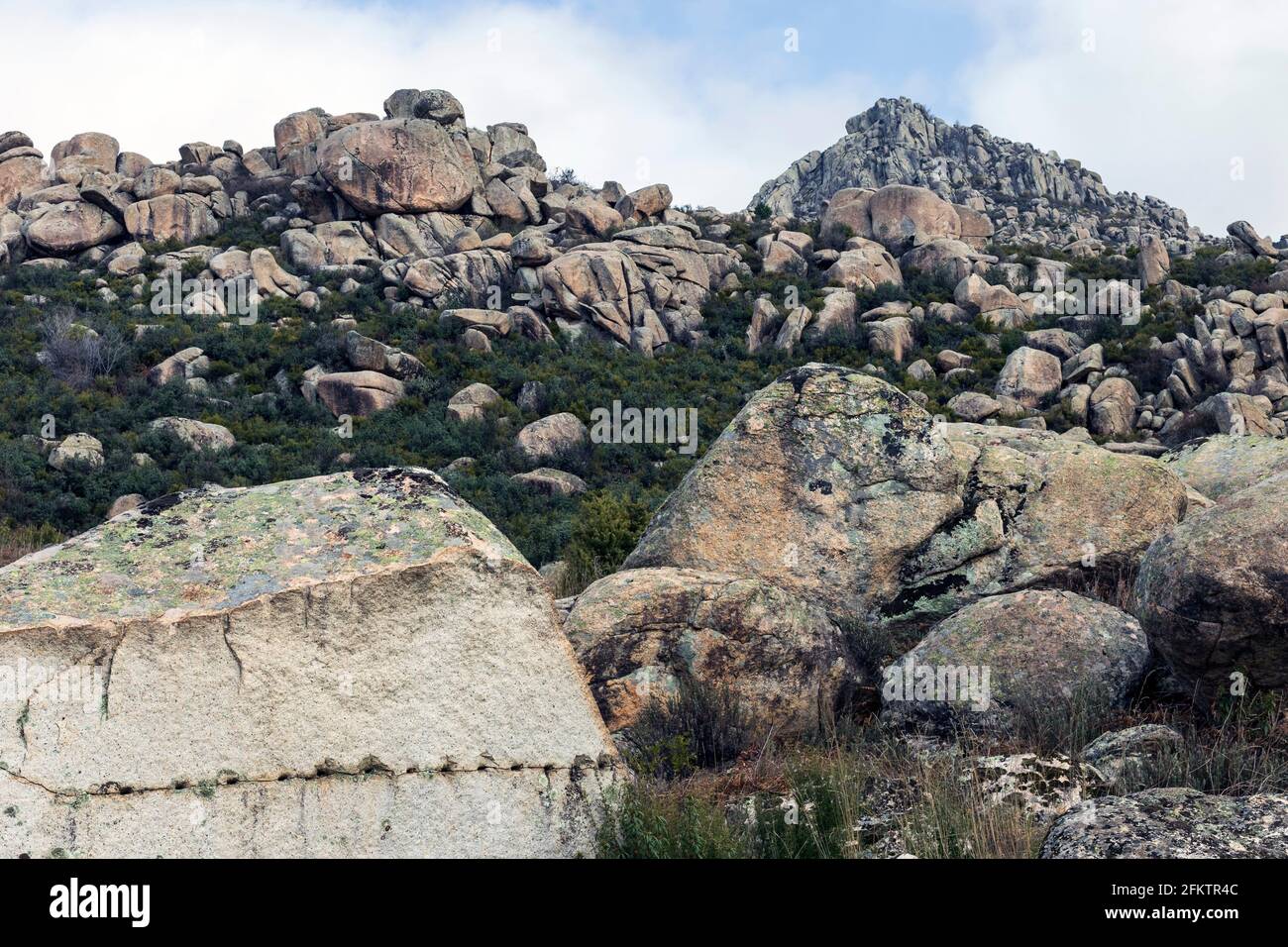 Granite cliffs hi-res stock photography and images - Alamy