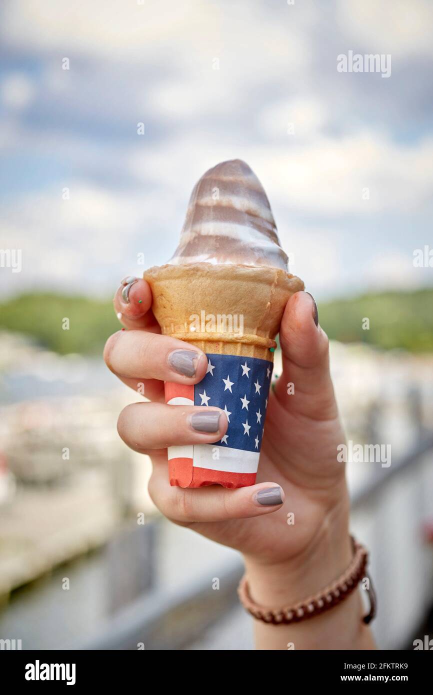 Melting ice cream cone hi-res stock photography and images - Alamy
