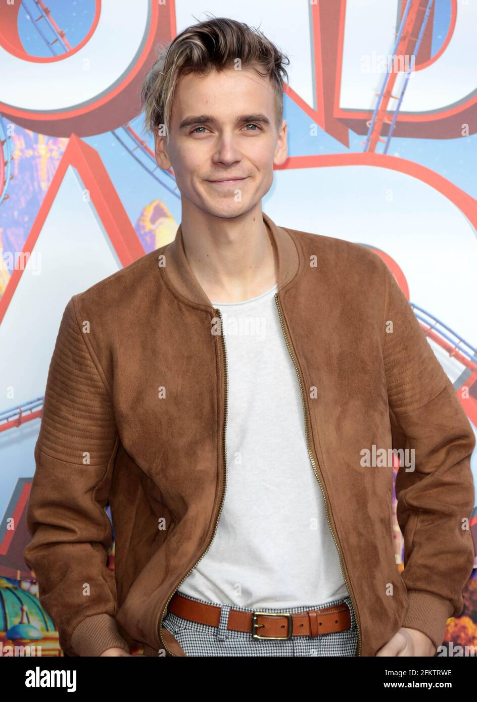 Joe sugg hi-res stock photography and images - Alamy