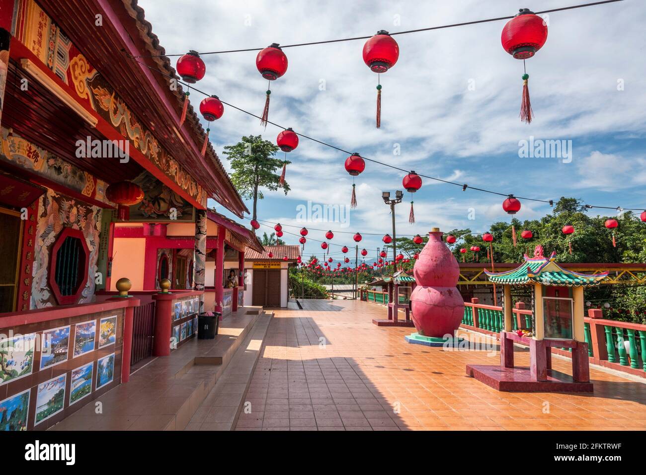 Chinese temple bau sarawak malaysia hi-res stock photography and images ...