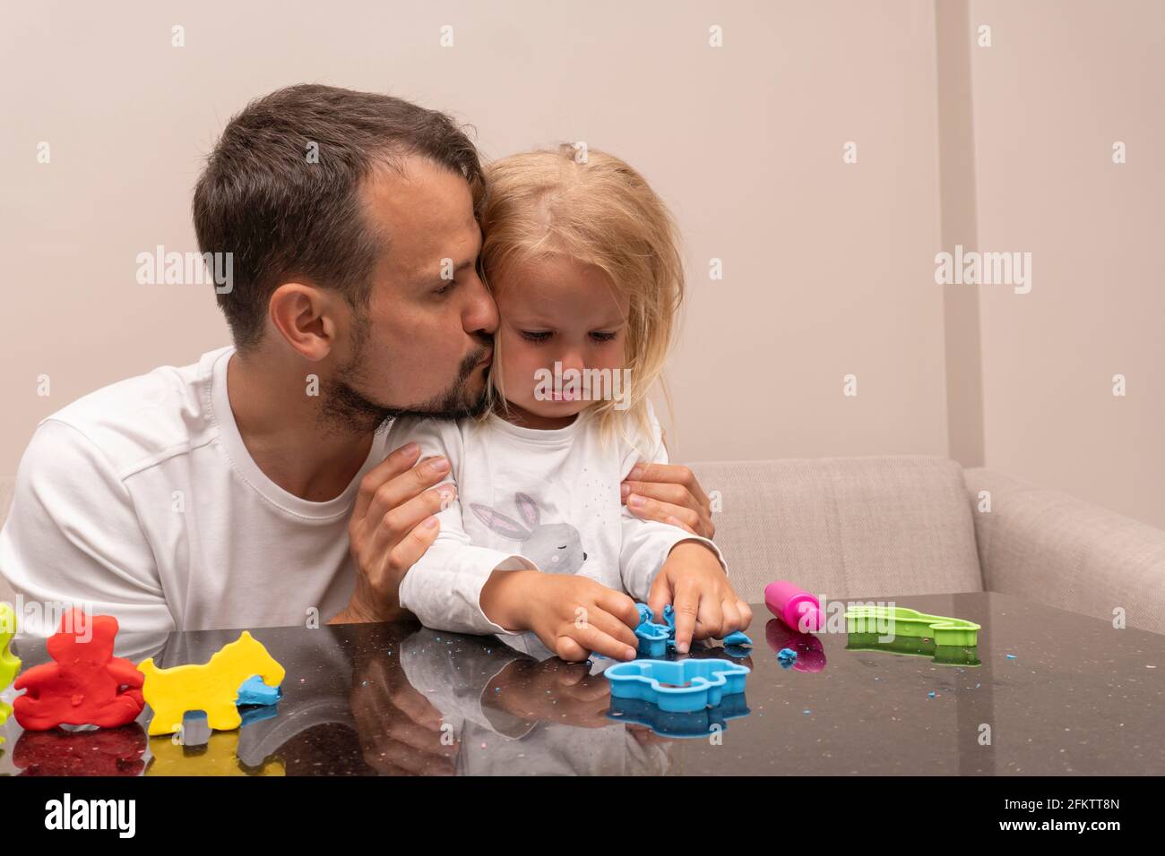 Children crying dad hi-res stock photography and images - Alamy