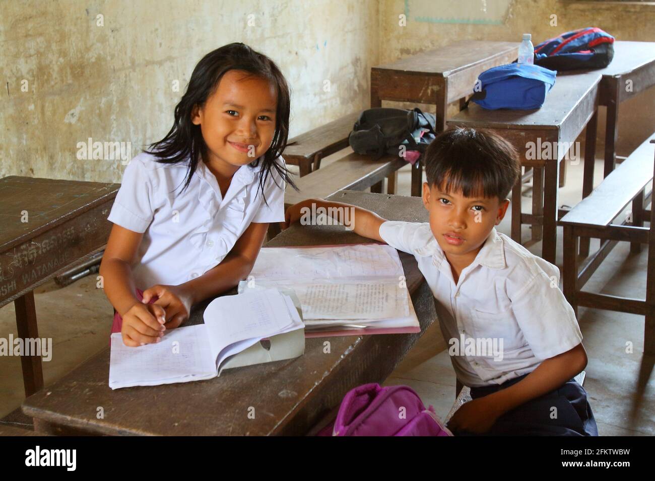 Student primary school cambodia hi-res stock photography and images - Alamy