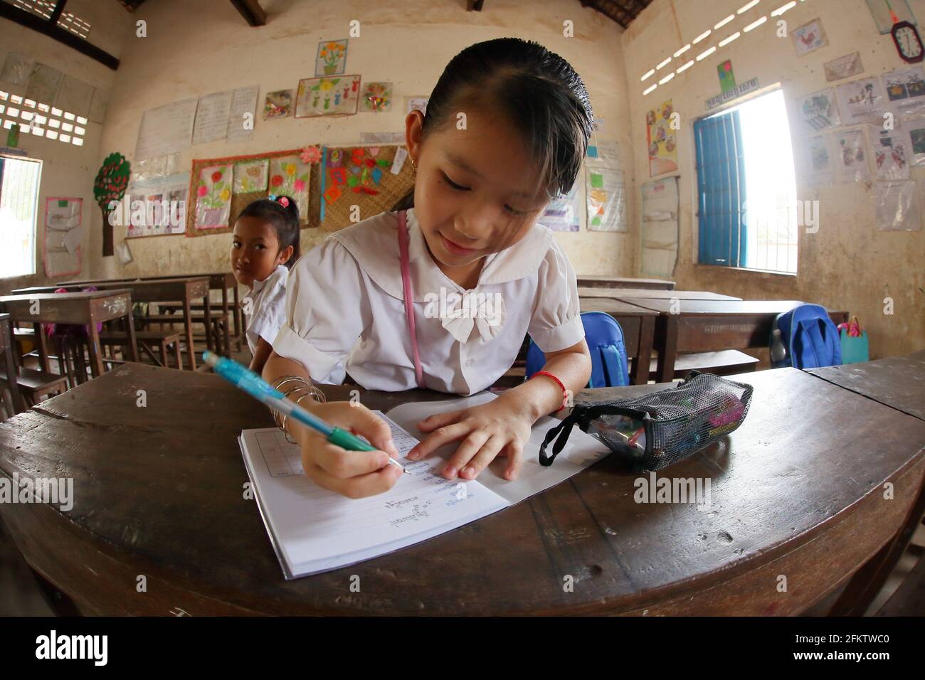 Student primary school cambodia hi-res stock photography and images - Alamy
