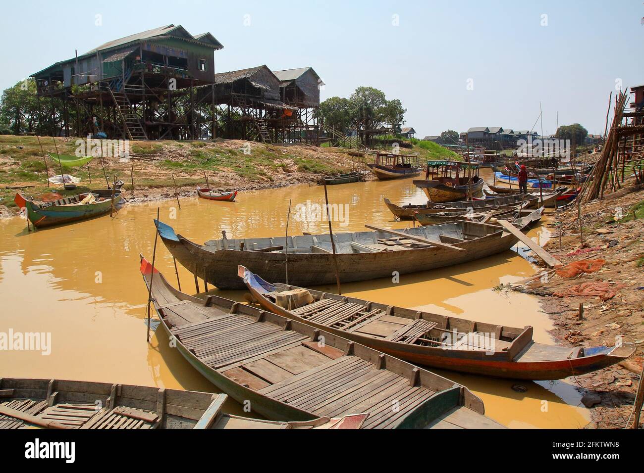 Cambodia floating house dry hi-res stock photography and images - Alamy