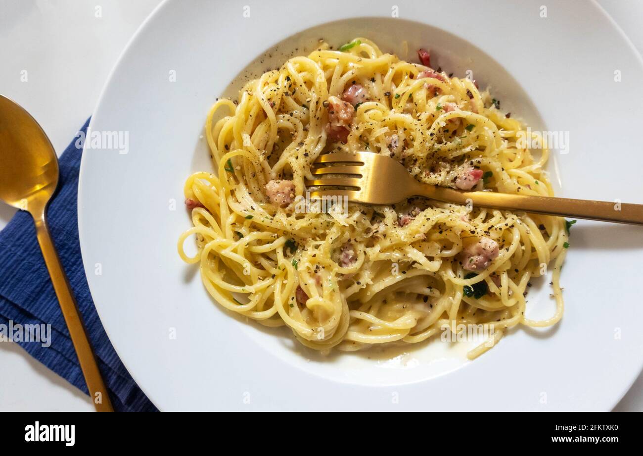 Spaghetti alla carbonara hi-res stock photography and images - Alamy