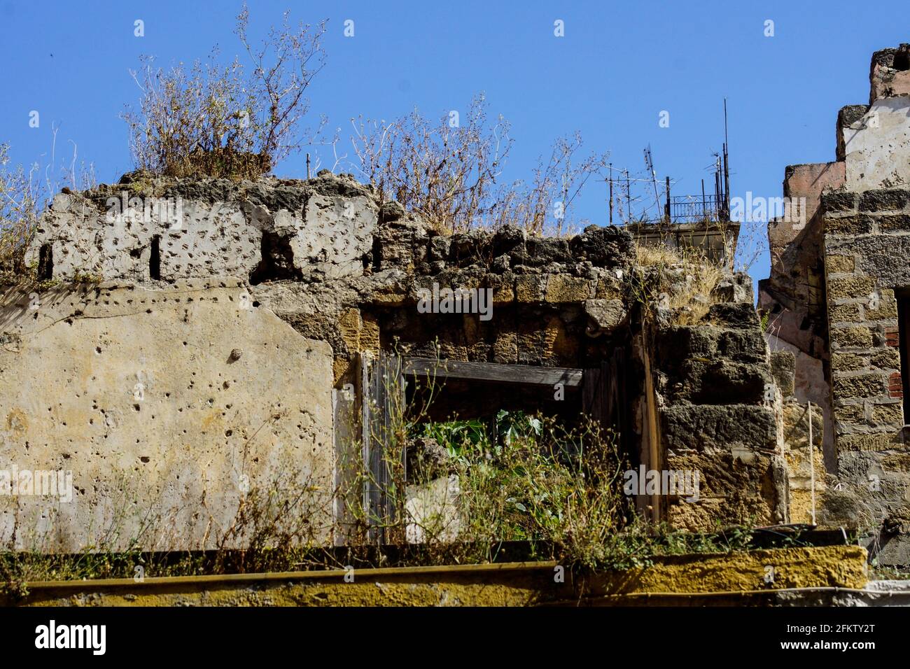 Second world war italy ruins hi-res stock photography and images - Alamy