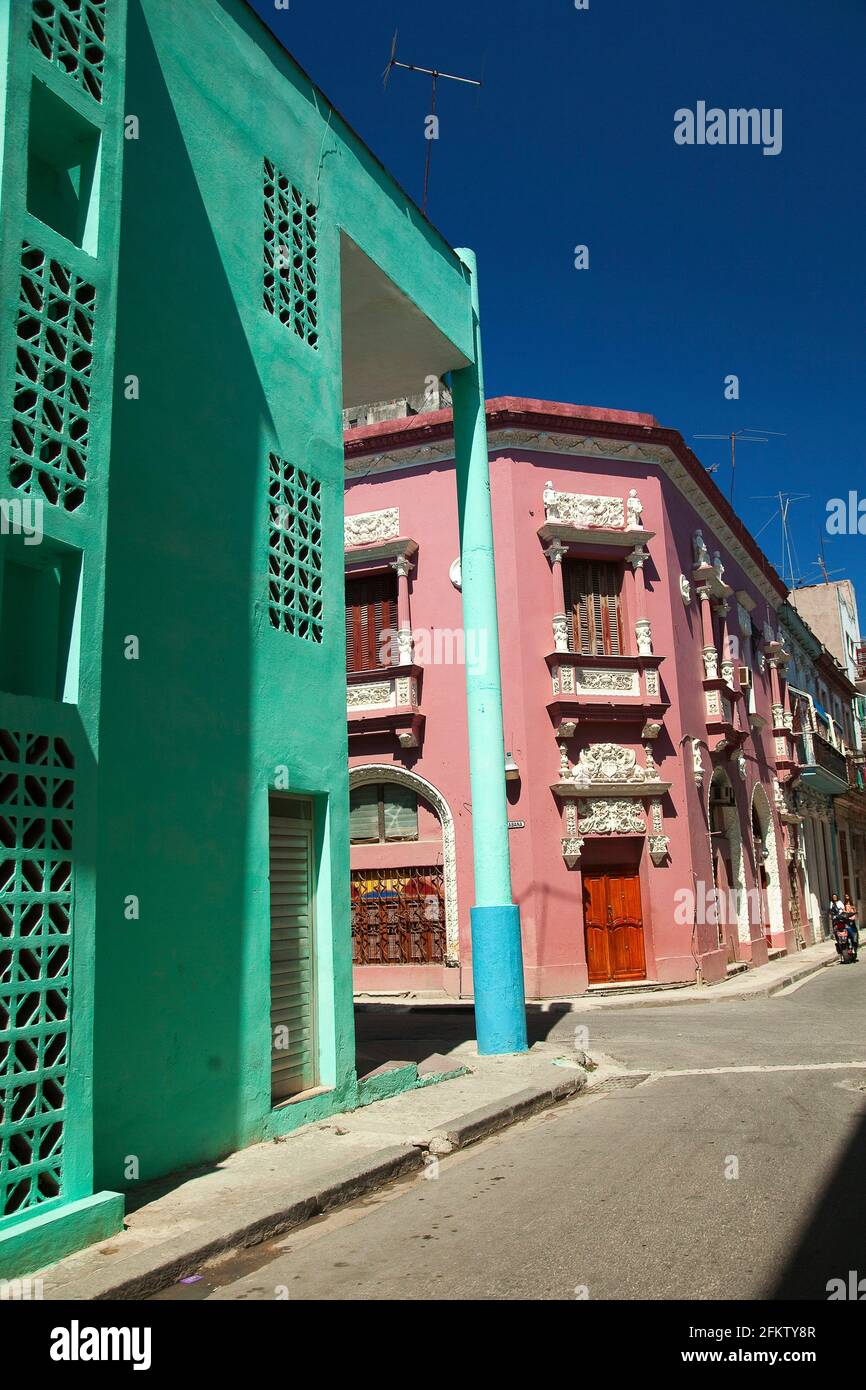 Old hispanic buildings hi-res stock photography and images - Alamy