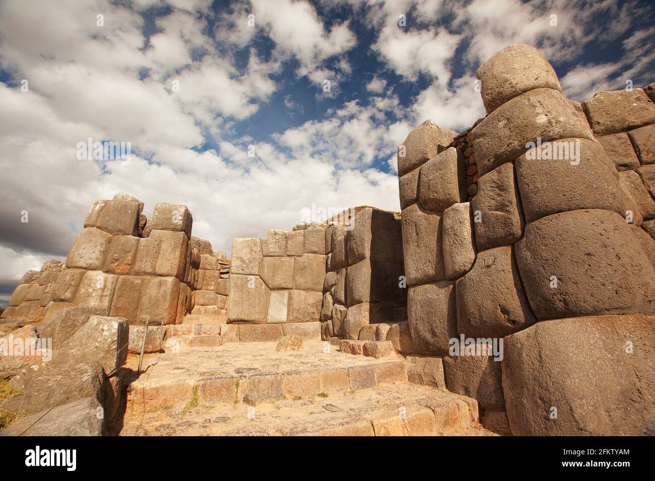 Peru cusco stone hi-res stock photography and images - Alamy