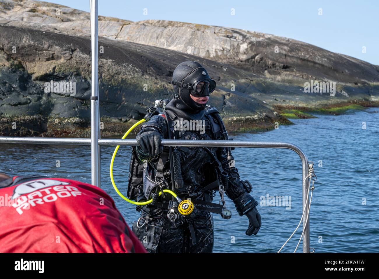 Deep sea diver female hi-res stock photography and images - Alamy