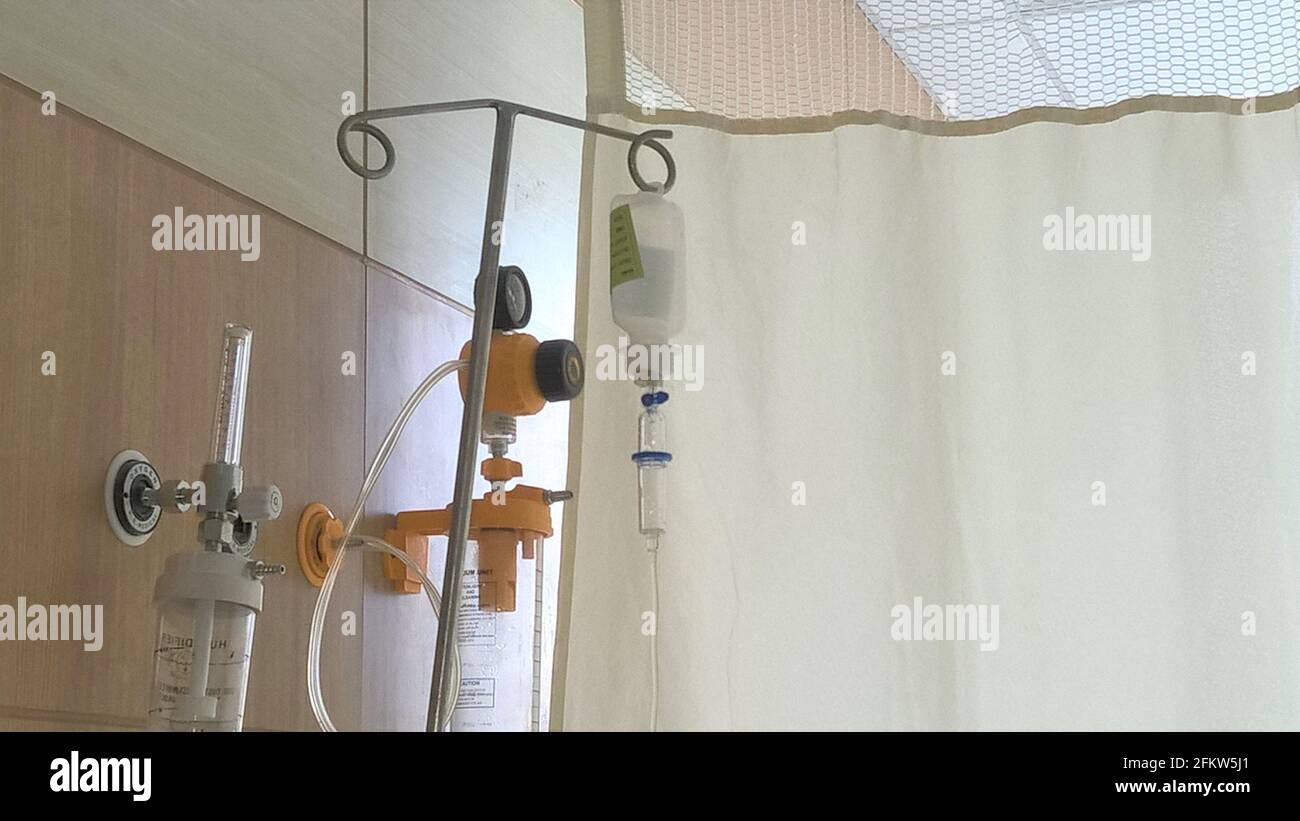 Iv stand hi-res stock photography and images - Alamy