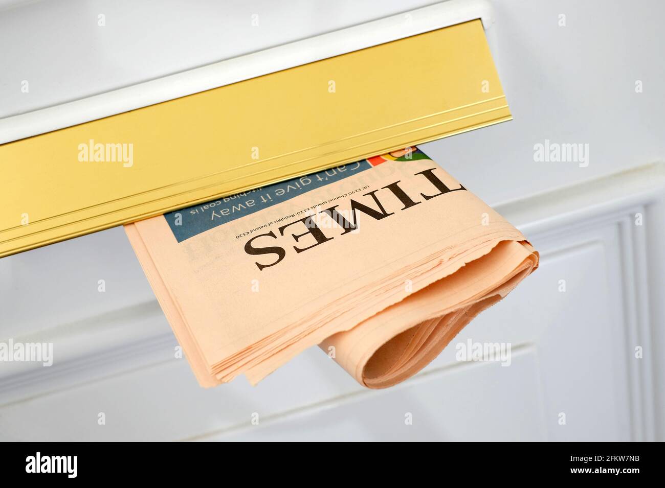Through letterbox hi-res stock photography and images - Alamy