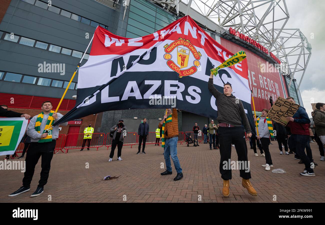 Manchester United fans protest outside Old Trafford Stock Photo - Alamy
