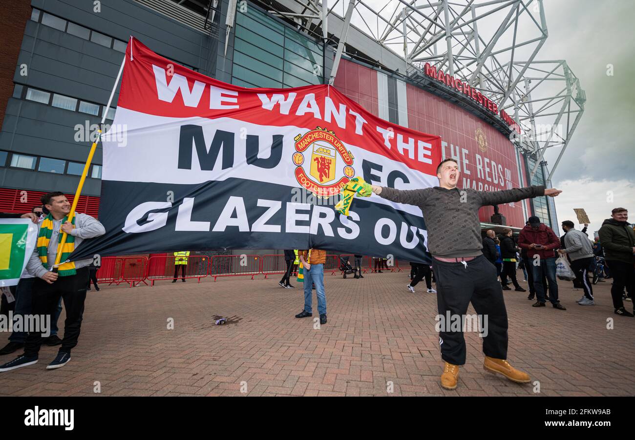 Manchester United fans protest outside Old Trafford Stock Photo - Alamy