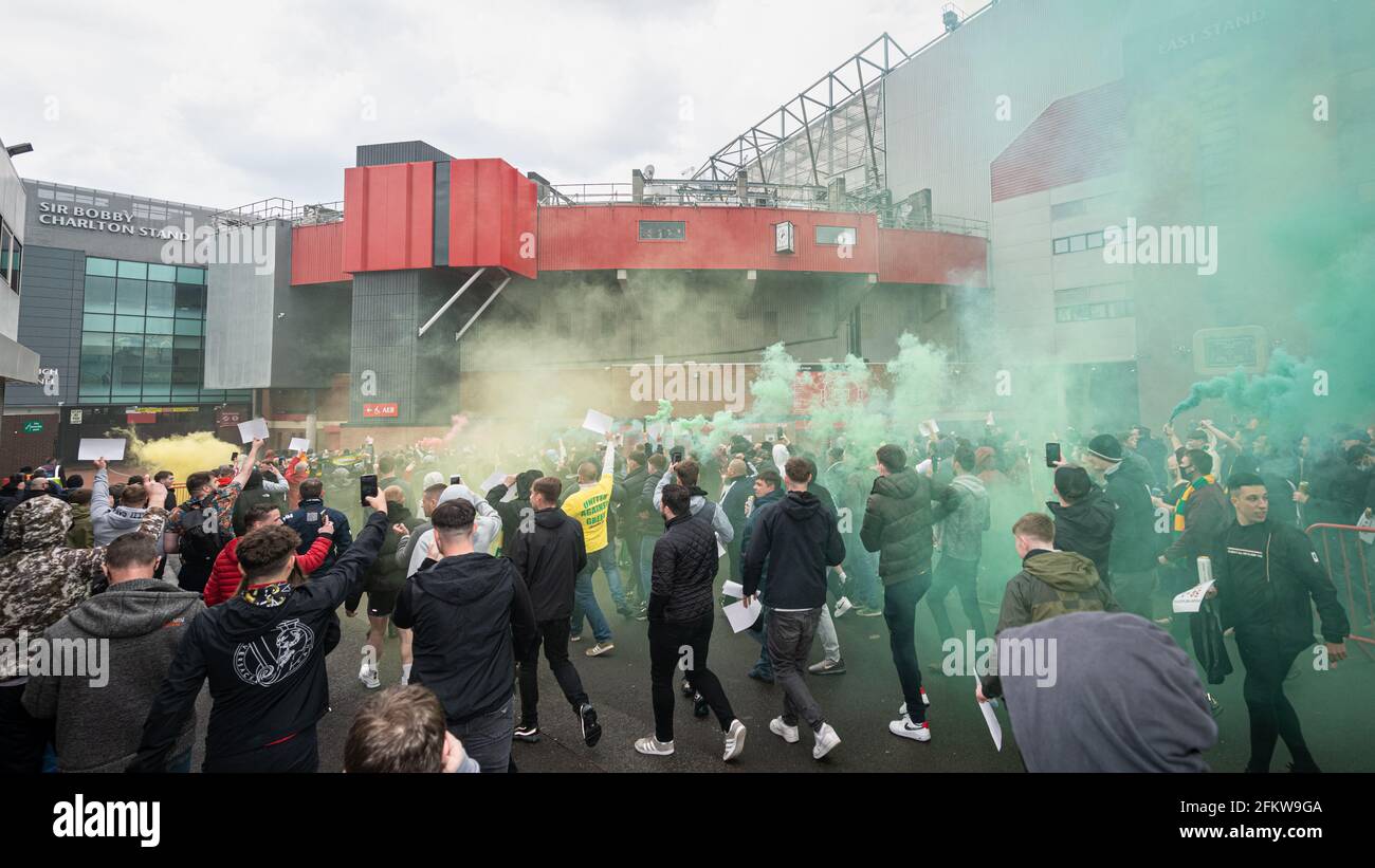 Manchester United fans protest outside Old Trafford Stock Photo - Alamy