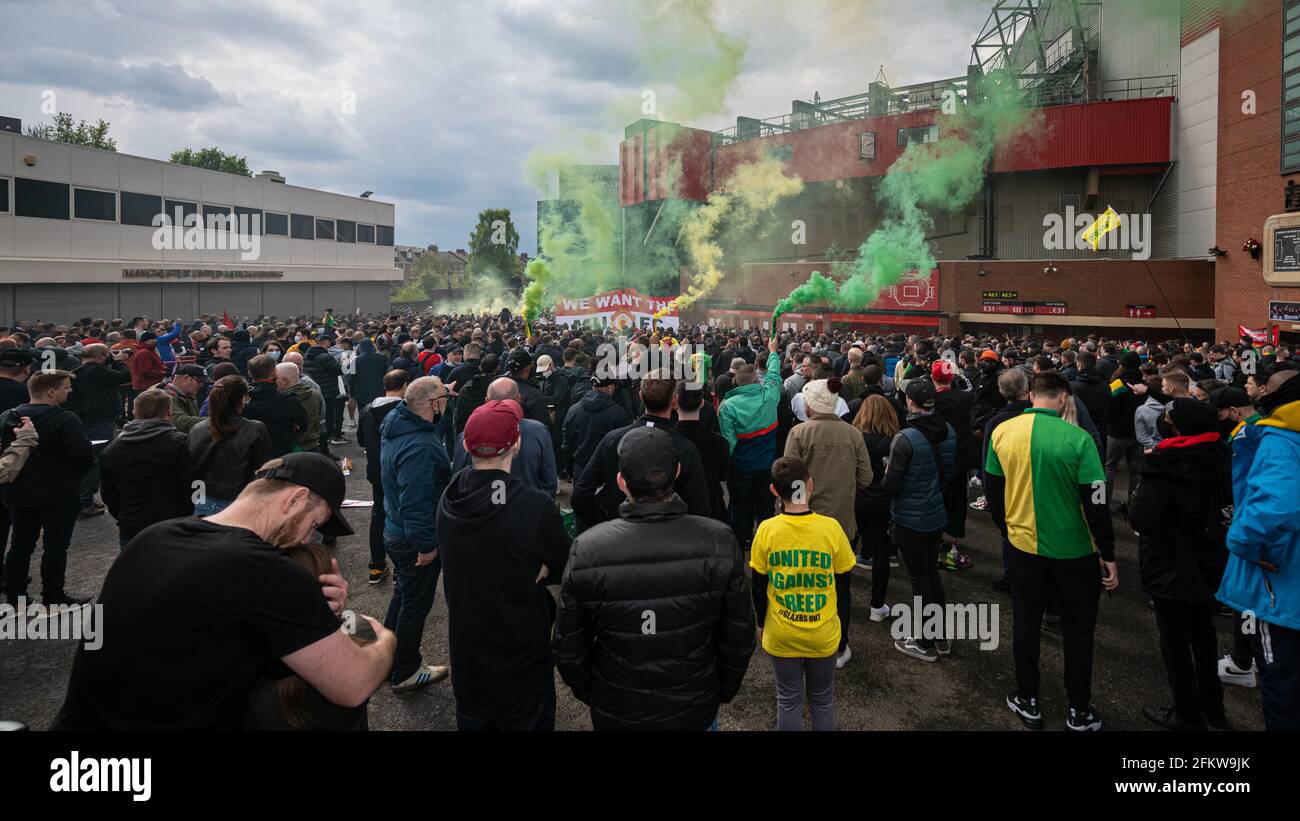 Manchester United fans protest outside Old Trafford Stock Photo - Alamy