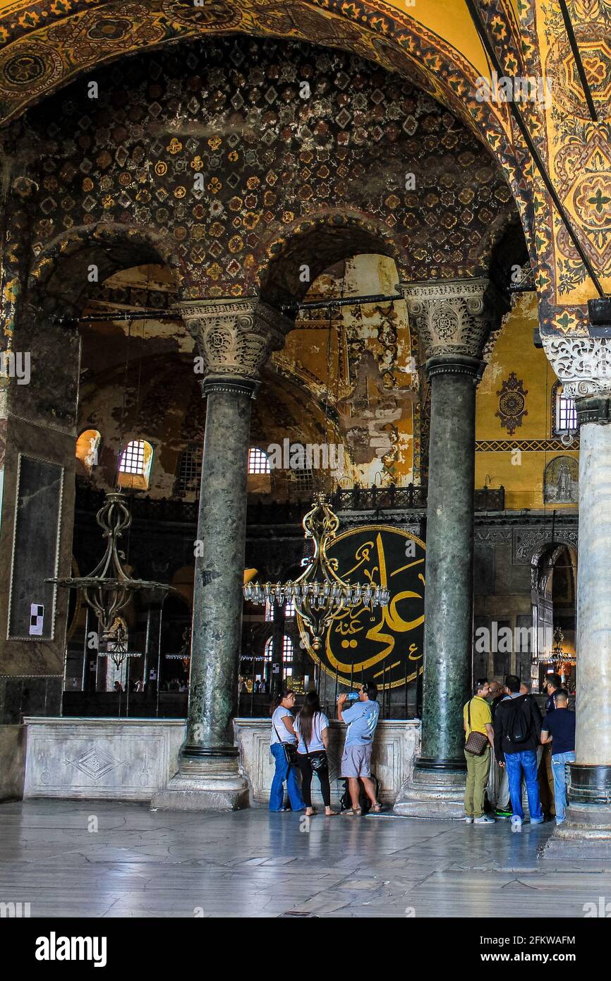 Turkish people talking hi-res stock photography and images - Alamy