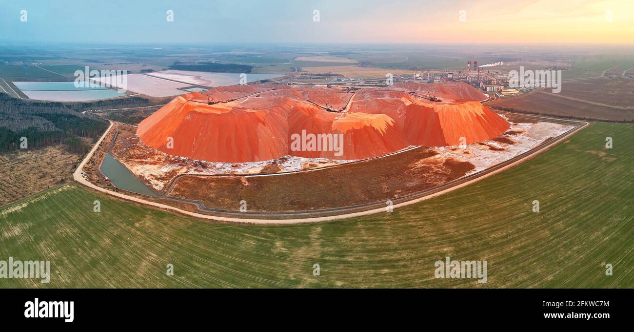 Extracting mining potassium, magnesium salts minerals. Large excavator ...