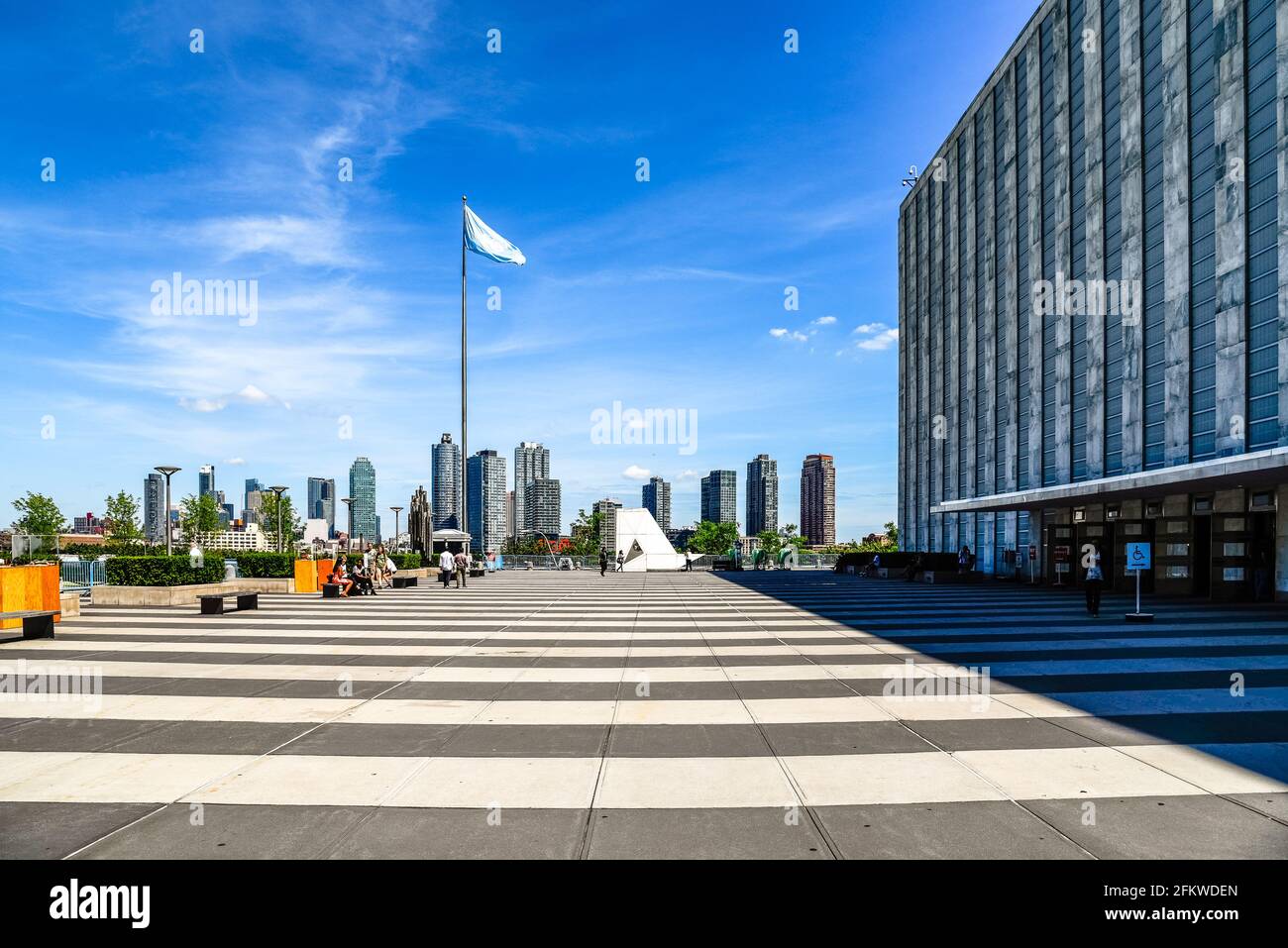 United nations entrance nyc hi-res stock photography and images - Alamy