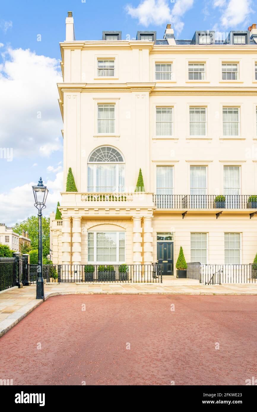 July 2020. London. Architecture on Cambridge Terrace and Cambridge gate ...