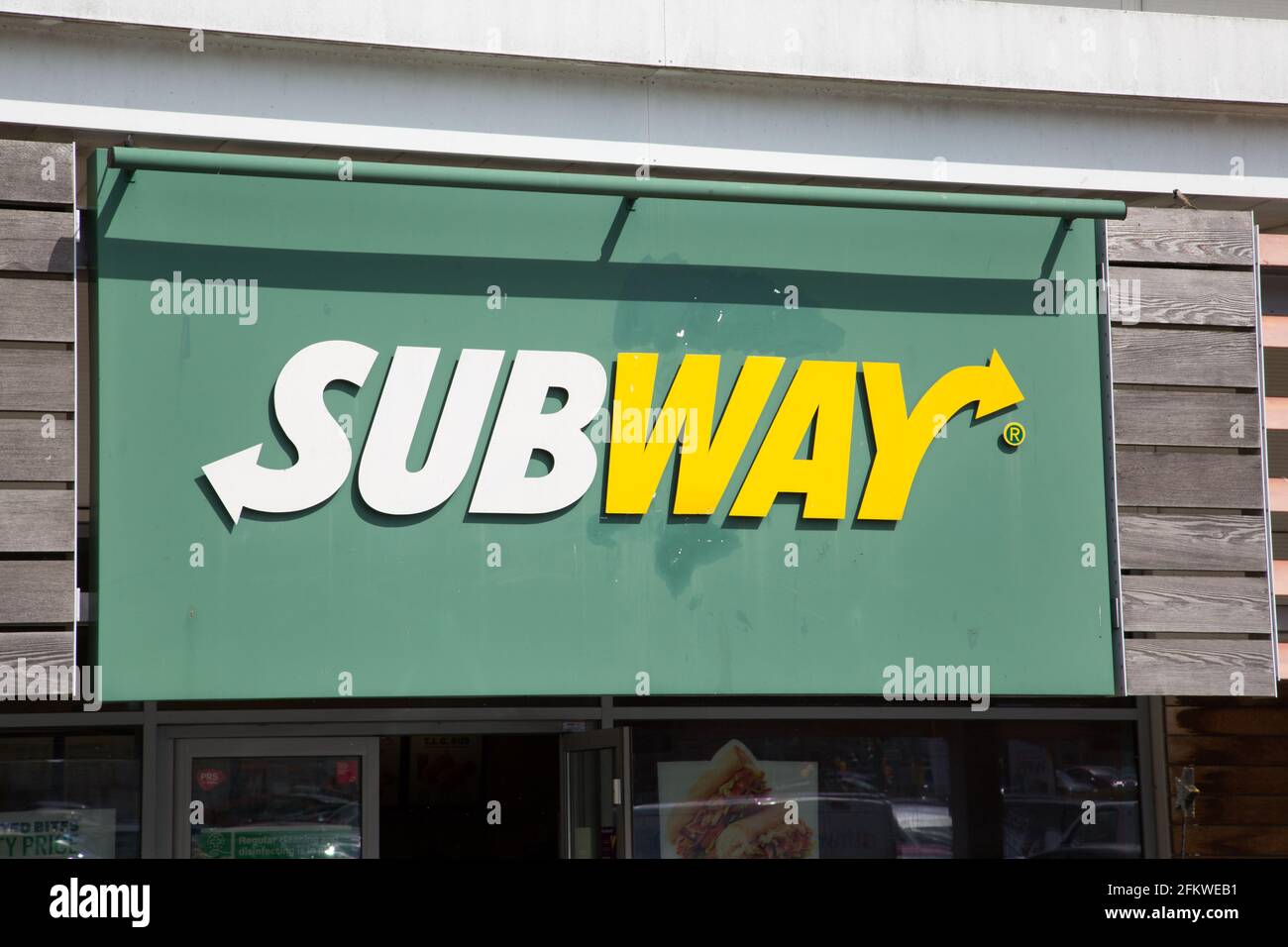 Subway logo hi-res stock photography and images - Alamy