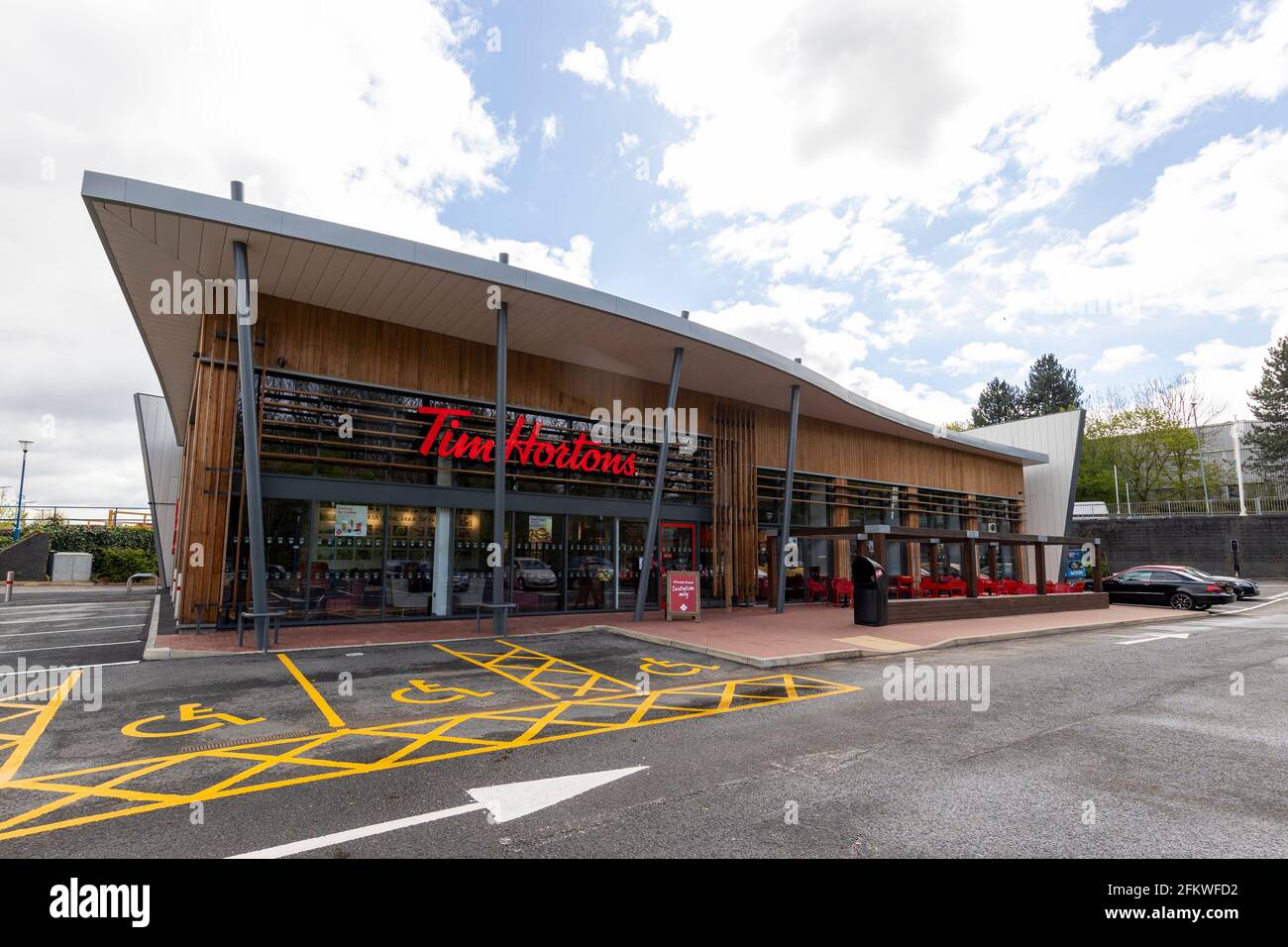 Tim hortons staff hi-res stock photography and images - Alamy