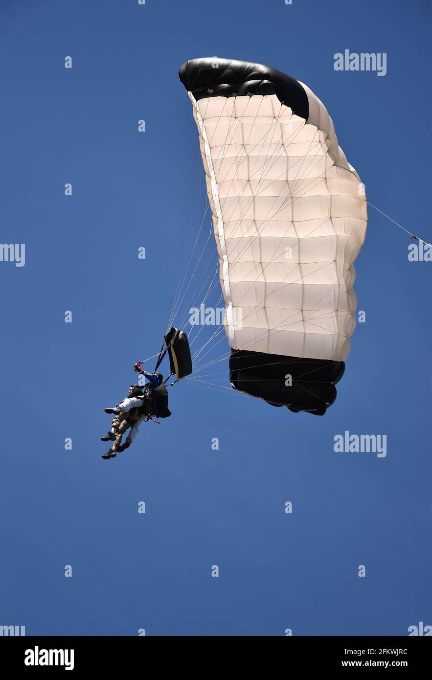 Tandem master hi-res stock photography and images - Alamy