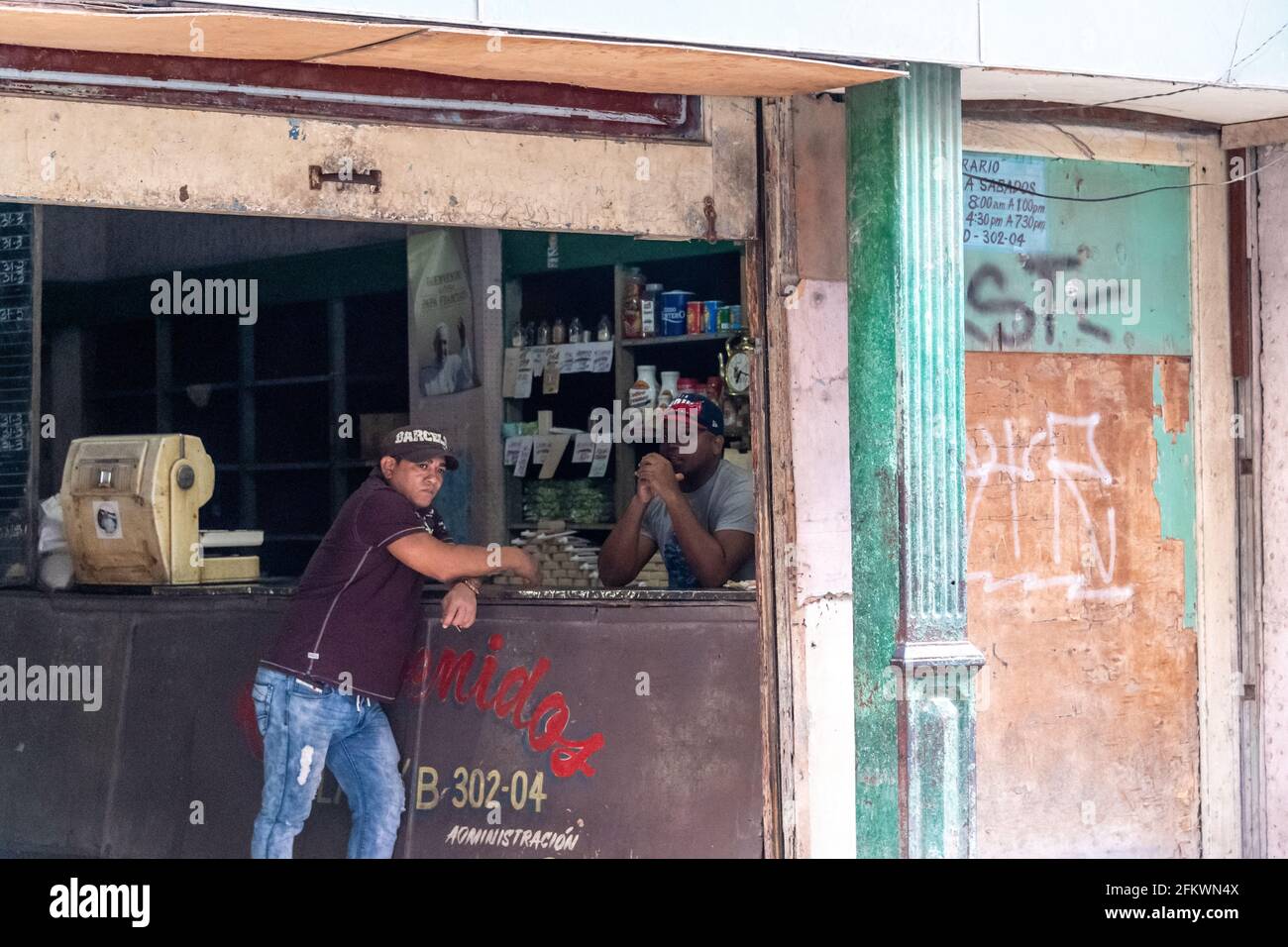 Cuban bodega hi-res stock photography and images - Alamy