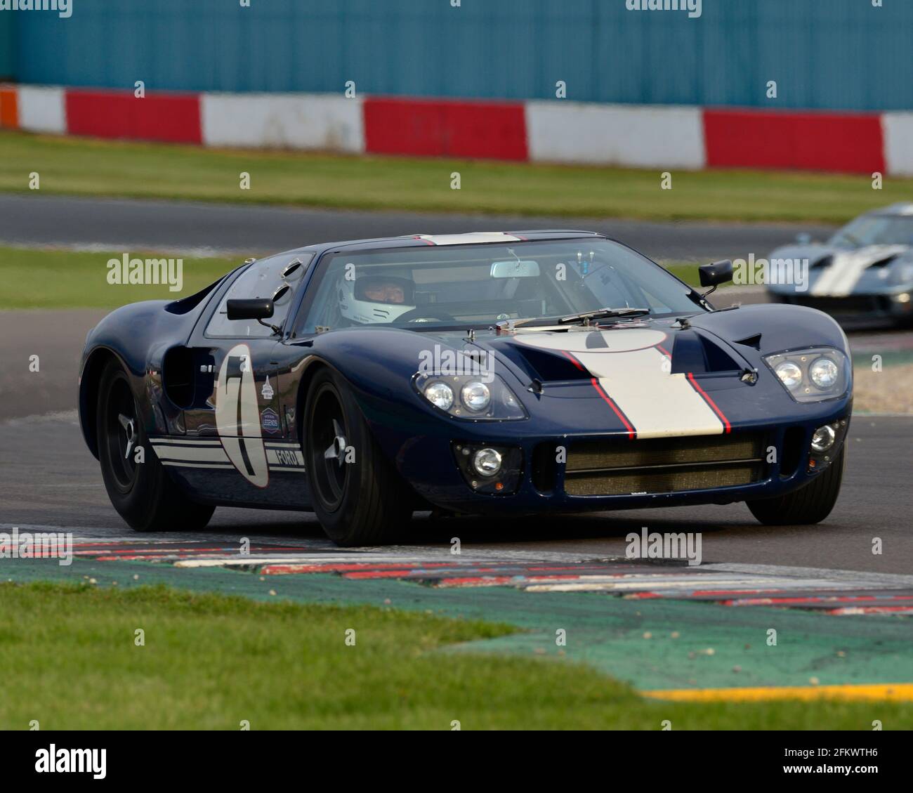 Racing ford gt40s hi-res stock photography and images - Alamy
