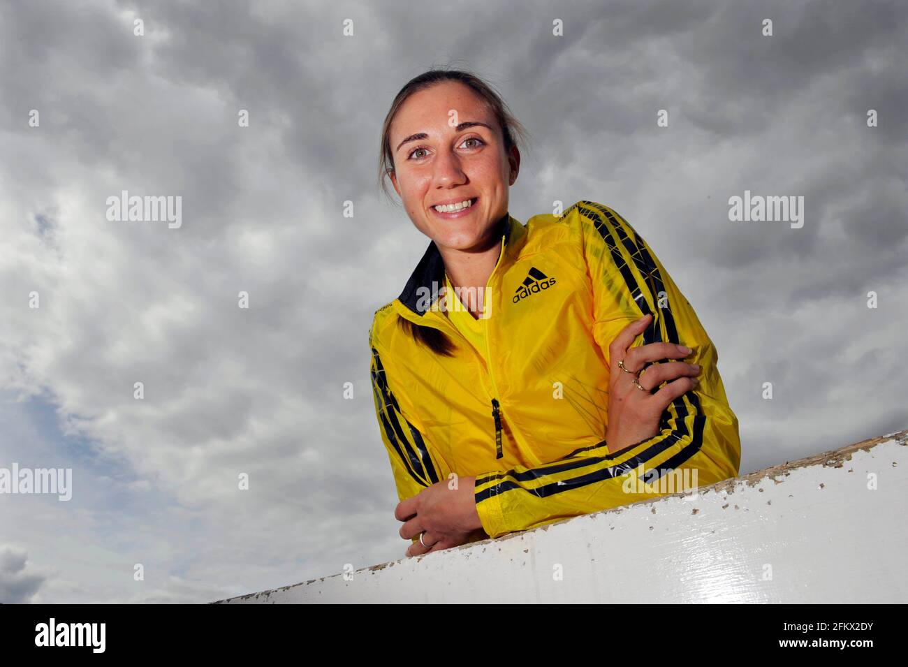 LISA DOBRISKEY GB 1500m RUNNER. 31/7/09. PICTURE DAVID ASHDOWN Stock ...
