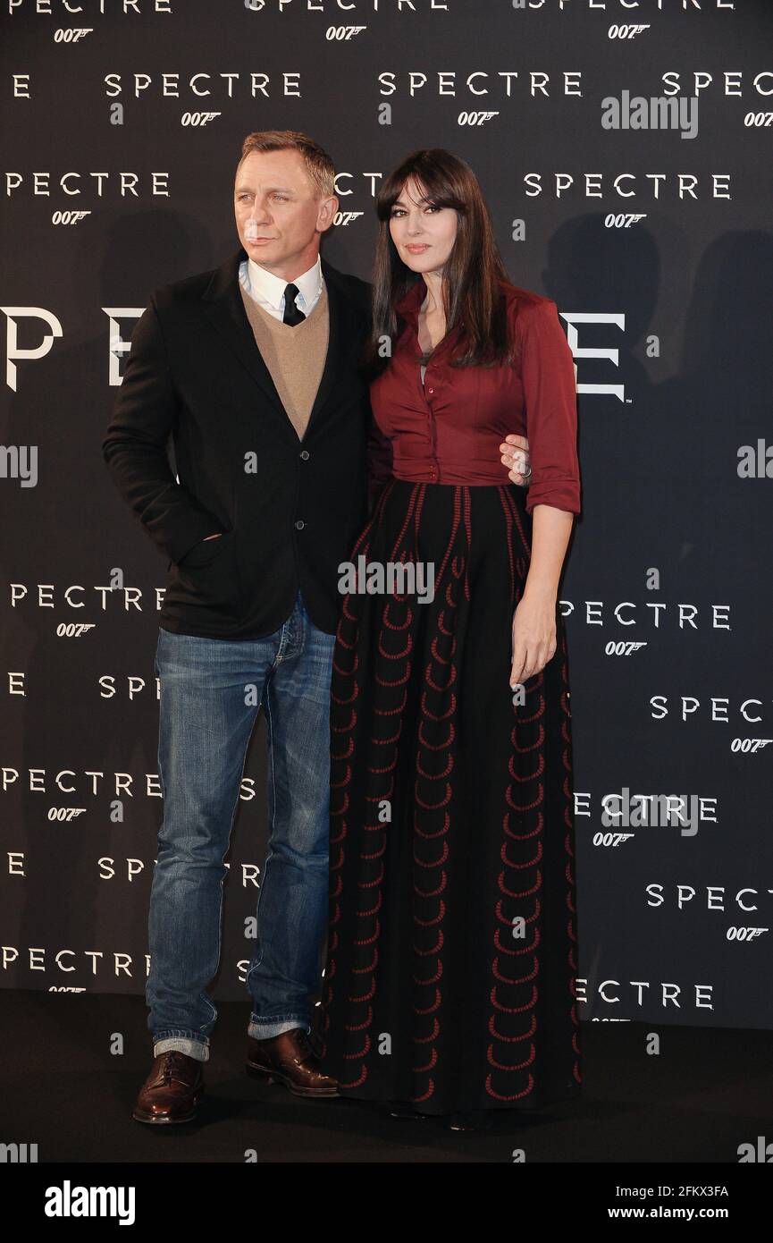 Specter movie hi-res stock photography and images - Alamy