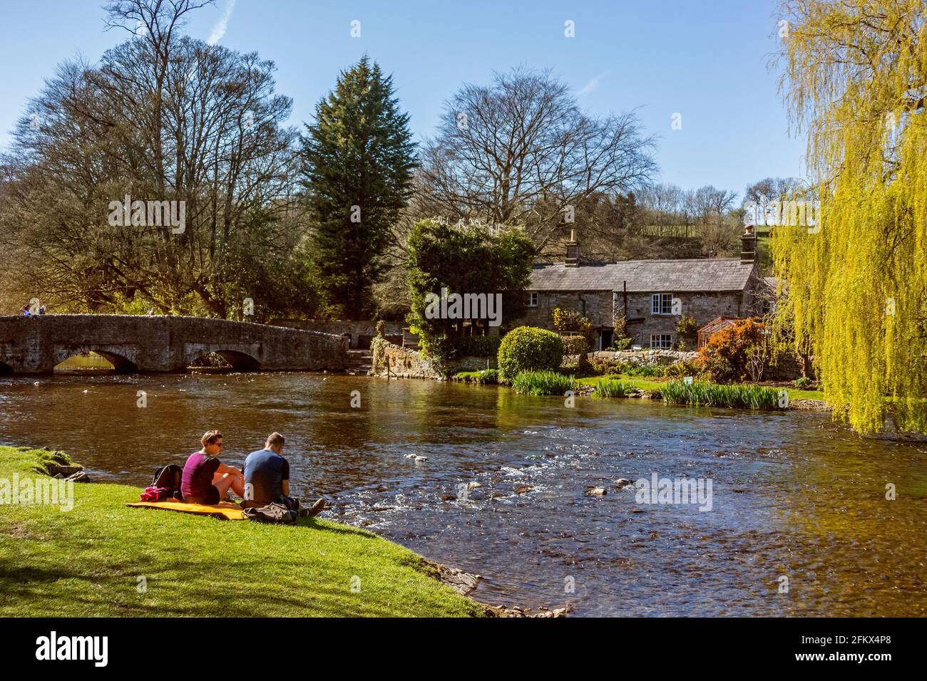 Sheepwash bridge ashford in the water hi-res stock photography and ...
