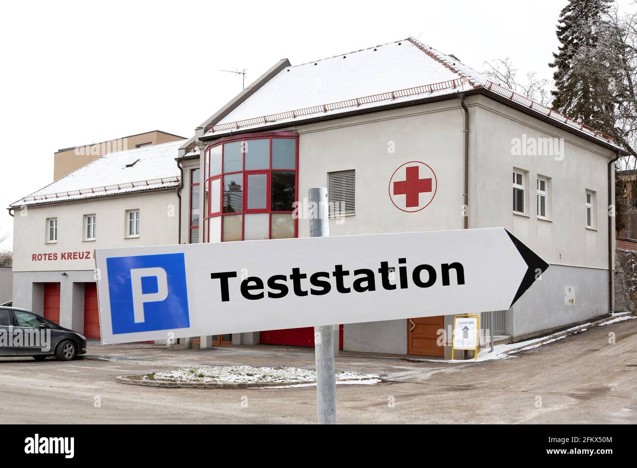 Rapid test stations hi-res stock photography and images - Alamy