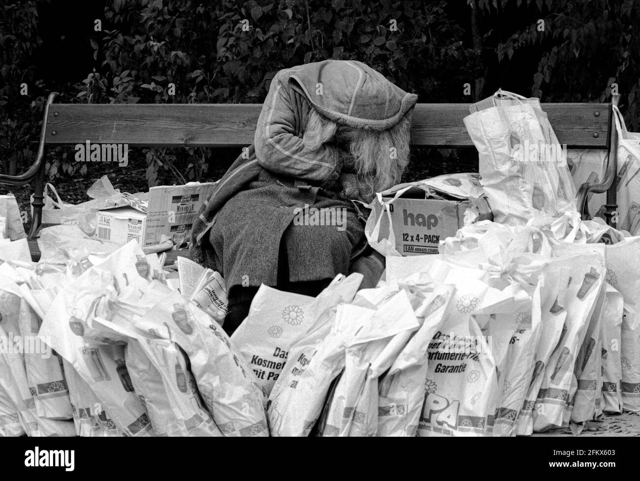 Homeless woman Black and White Stock Photos & Images - Alamy