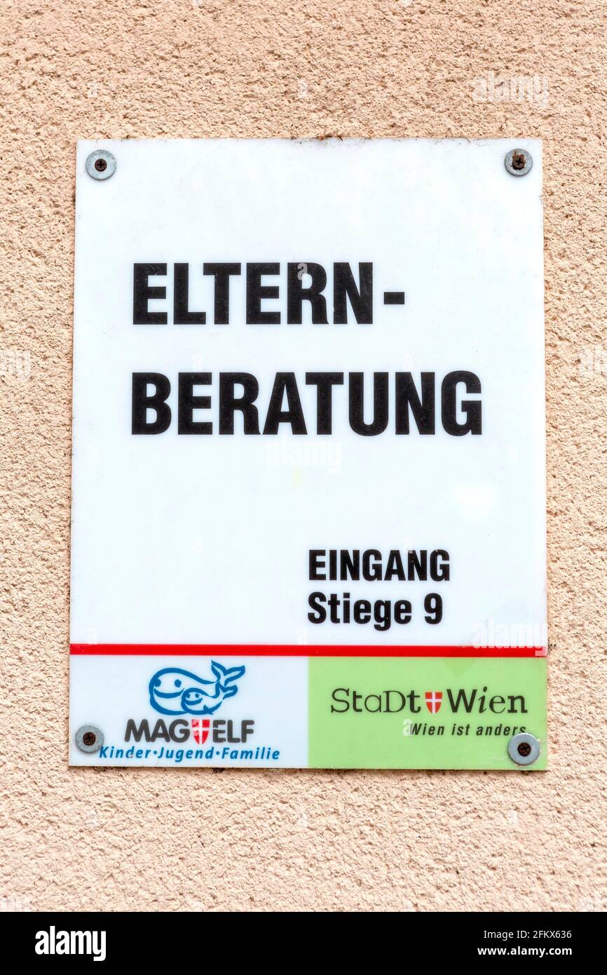 Mag elf hi-res stock photography and images - Alamy