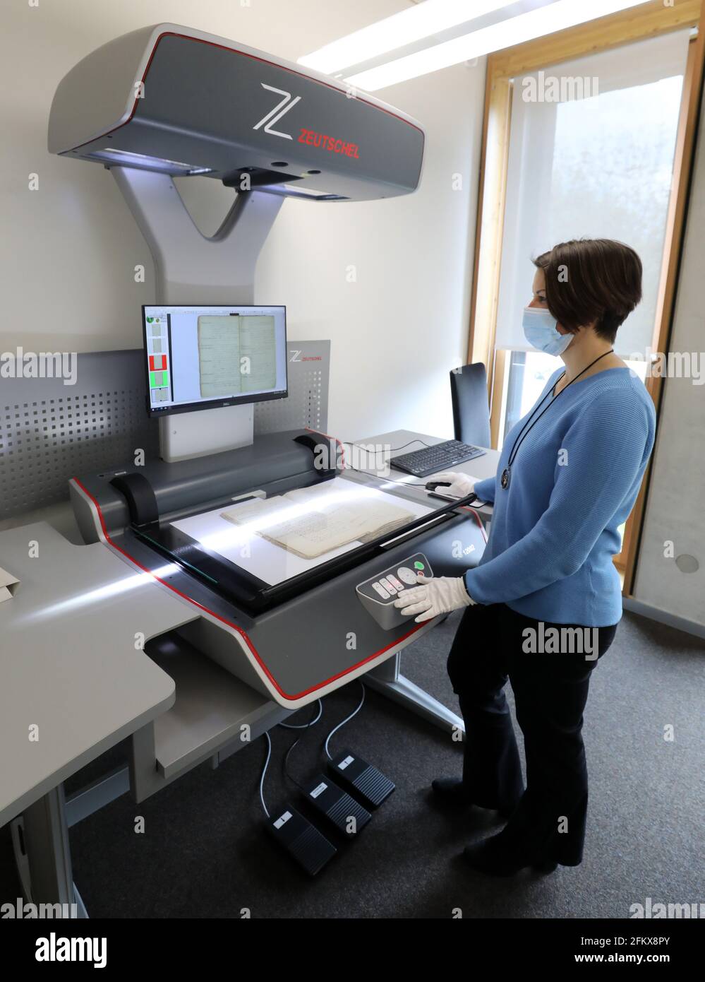 Book scanner germany hi-res stock photography and images - Alamy