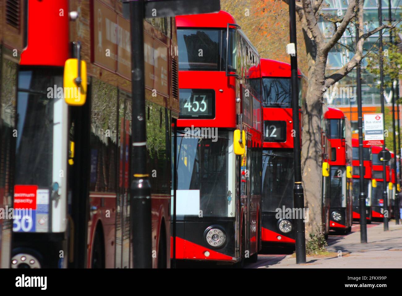 Iconic London buses Stock Photo - Alamy