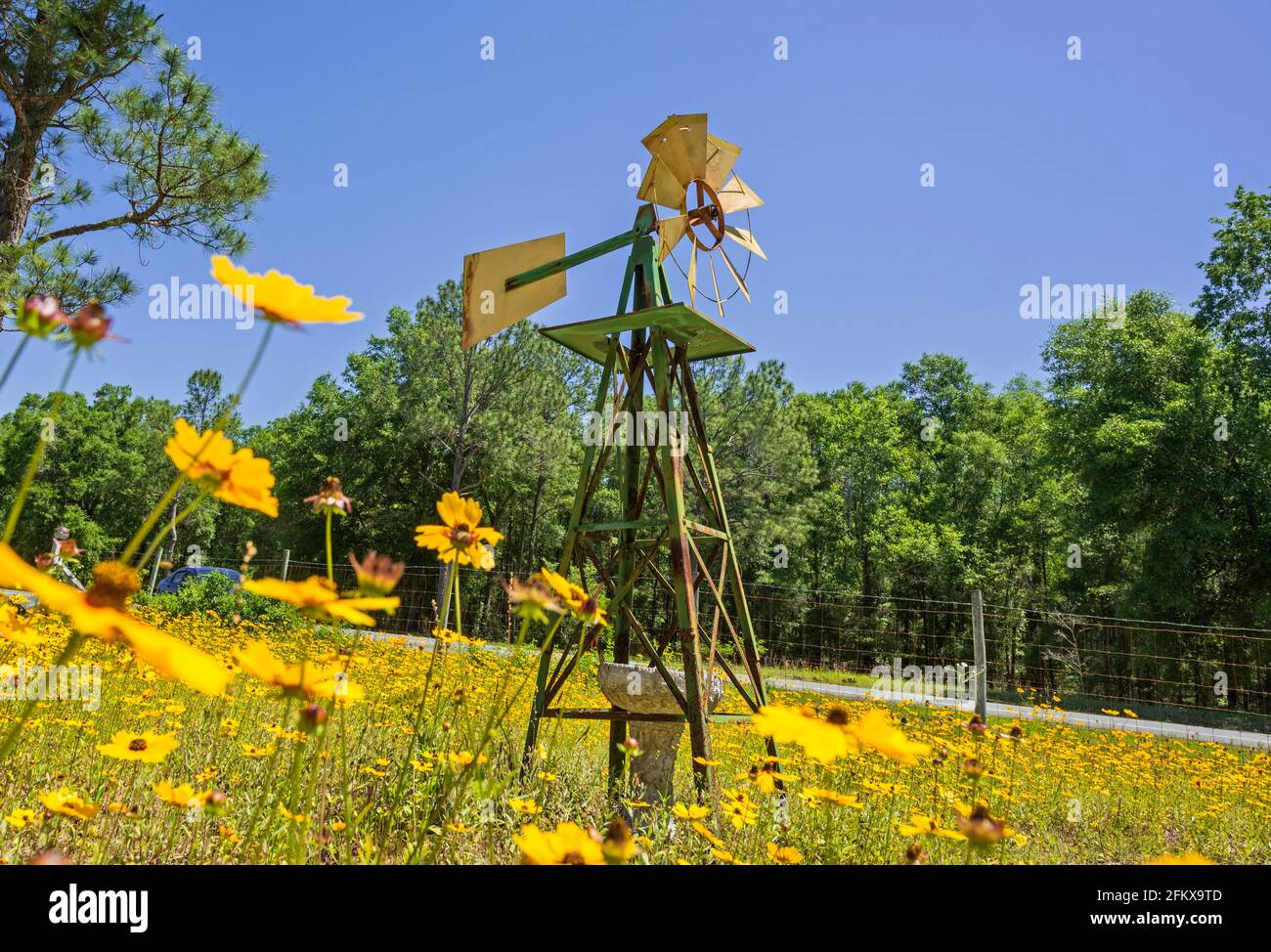 Yellow windmill hi-res stock photography and images - Alamy
