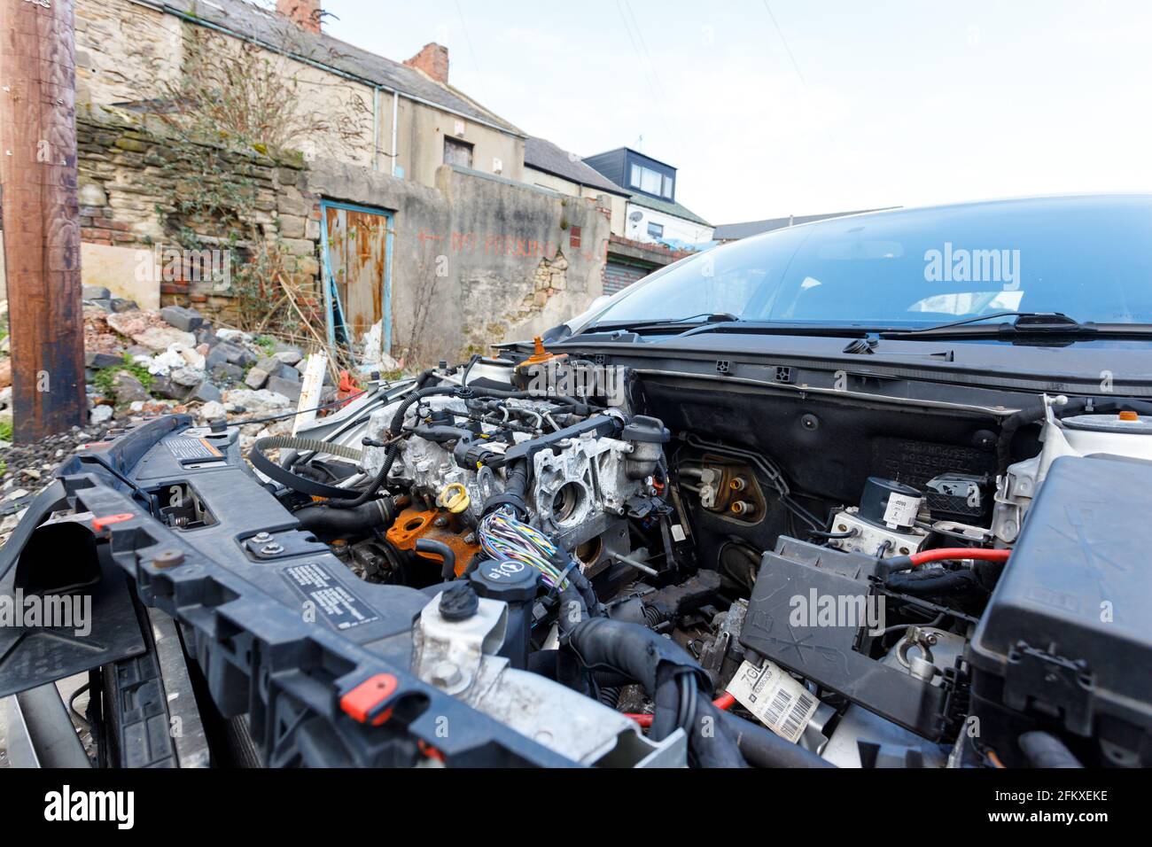 Car without wheels hi-res stock photography and images - Alamy